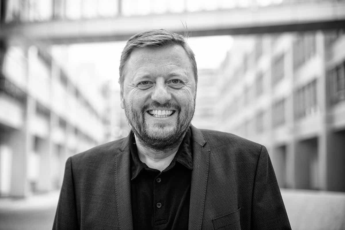 Is AI going to replace Photographers? Interview with Gerald Staufer ...